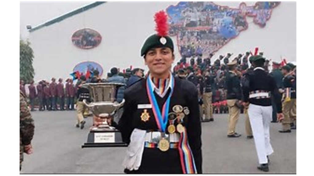 Kashmir Girl Becomes First Female Parade Commander - JKUpdate.in